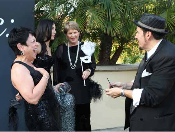 About Robert Baxt: LA Magician | Comedian | Actor